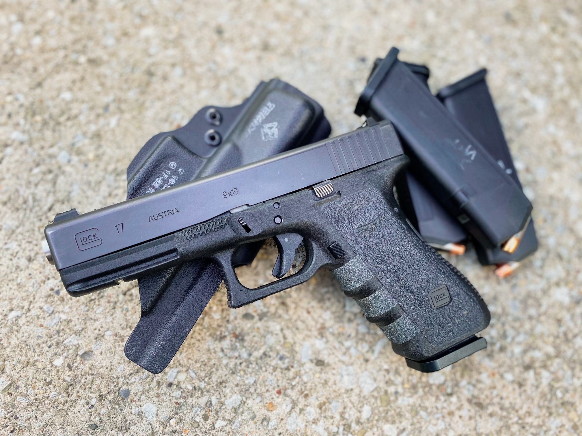 My Concealed Carry Glock 17 Setup My Concealed Carry Glock 17 Setup